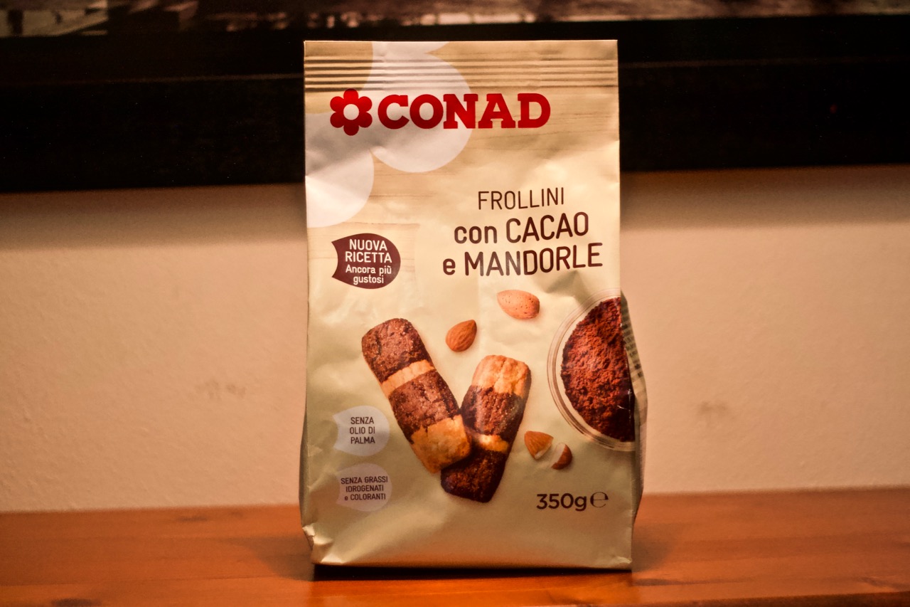 Conad Shortbread with Cocoa and Almonds - Daniele Sciarotta