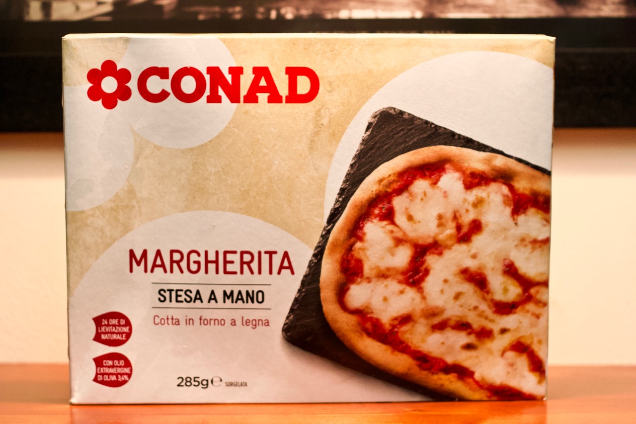 Pizza Margherita Conad Stesa a Mano Surgelata - Daniele Sciarotta