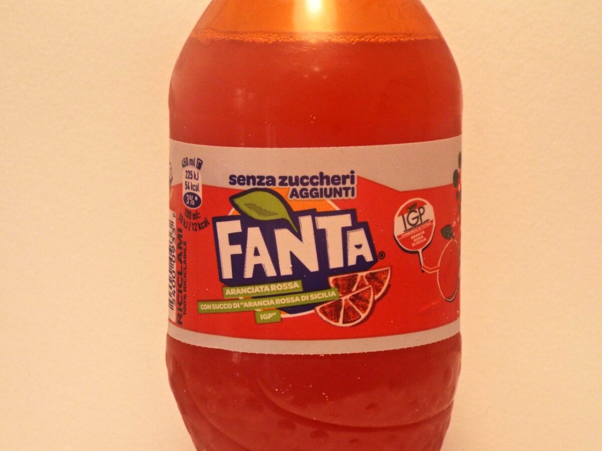 Fanta Aranciata Rossa: Orangeade with Sicilian Juice 100% - Daniele ...